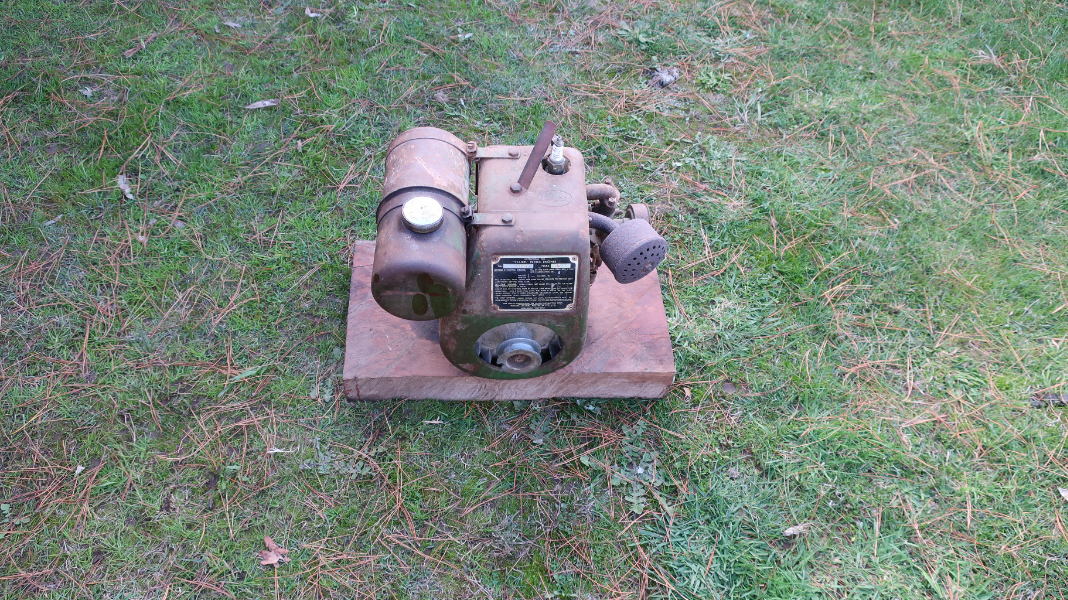 Lot 59 - Villiers Petrol Engine | AuctionsPlus