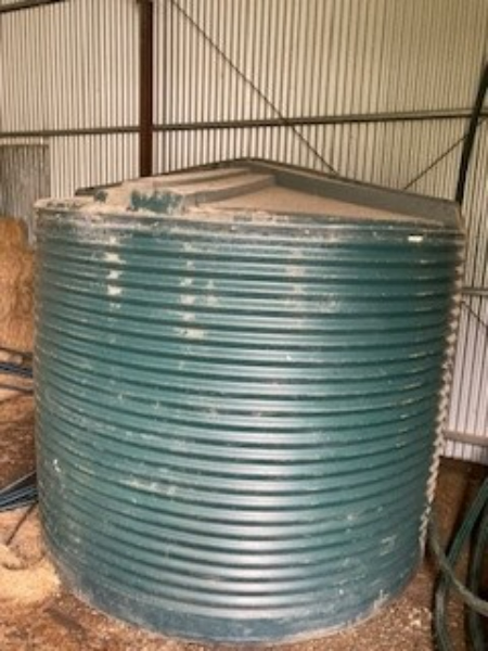 Lot 92 - 9000 litre Poly Master tank unused | AuctionsPlus