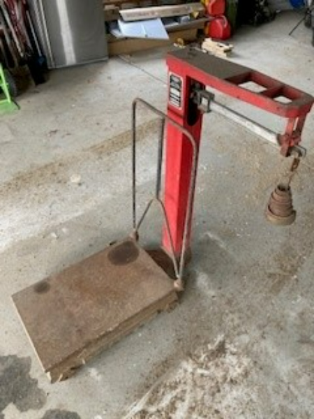 Lot 93 - Avery wool scales | AuctionsPlus