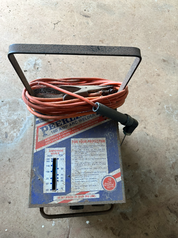 Lot 102 - Peerless 180 AMP ARC Welder | AuctionsPlus