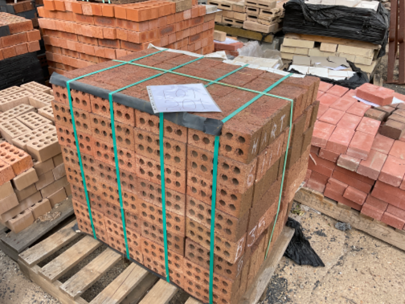 Lot 201 - Bricks | AuctionsPlus