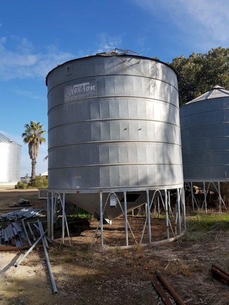 Lot 43 - Nelson 50T Silo | AuctionsPlus