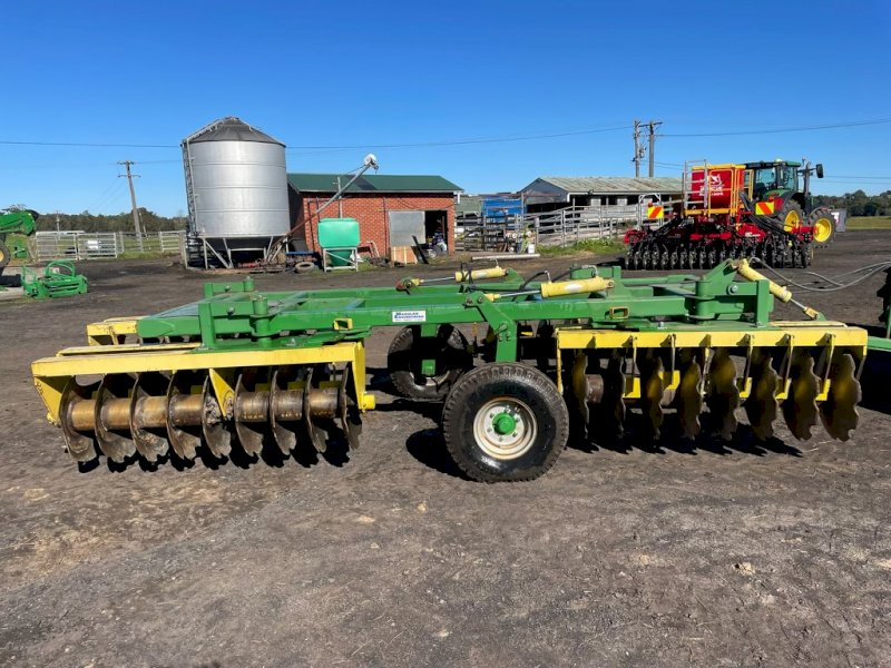 Lot 22 - FIELD MASTER OFFSET DISCS | AuctionsPlus