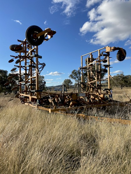 Lot 13 - Gyral Ag Boss | AuctionsPlus