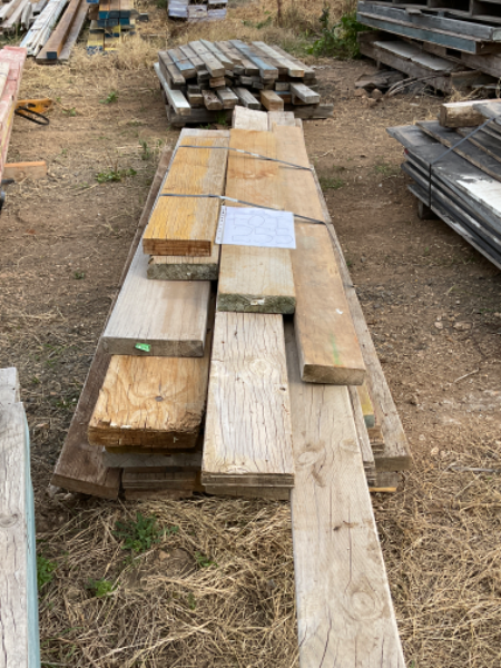 Lot 255 - Timber planks | AuctionsPlus