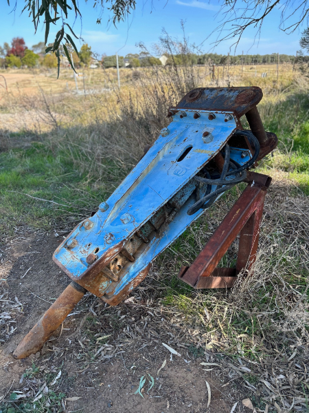 Lot 6 - Hammer | AuctionsPlus