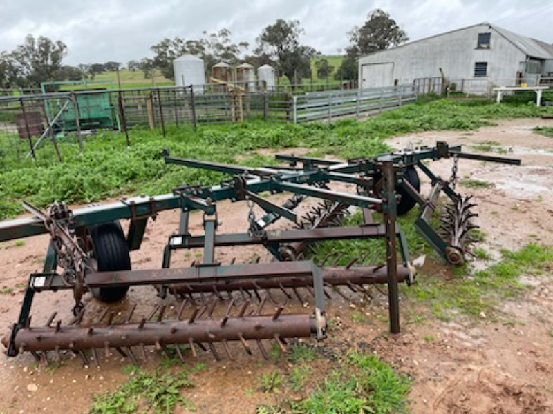 Lot 15 - K-Line Prickle Harrows | AuctionsPlus