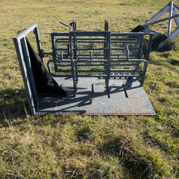 Lot 37 - Ramage Engineering Sheep Handler | AuctionsPlus