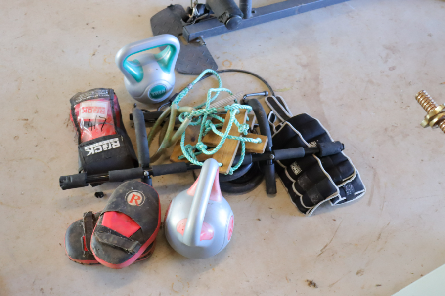 Lot 417 - Rock Boxing Kit, Wrist & Ankle Weights, Kettle Bells 10kg ...