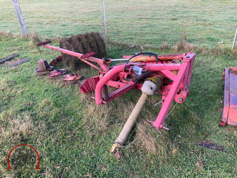 Lot 208 - Lely 4 disc hay mower - works | AuctionsPlus