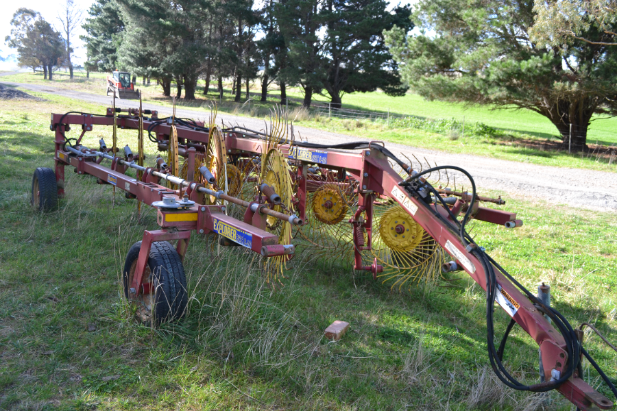 Lot 84 - Sitrex Explorer MX 8-10 hay rake | AuctionsPlus