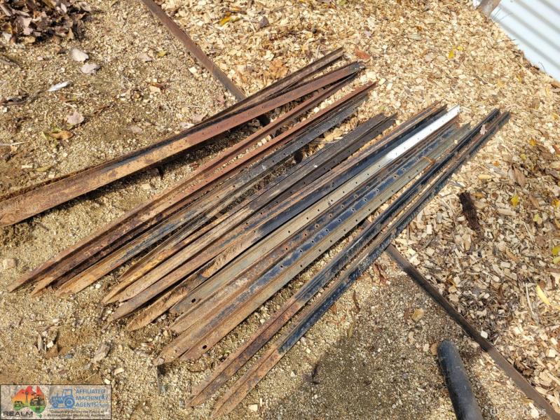 Lot 141 - 20x Assorted Steel Fence Posts | AuctionsPlus