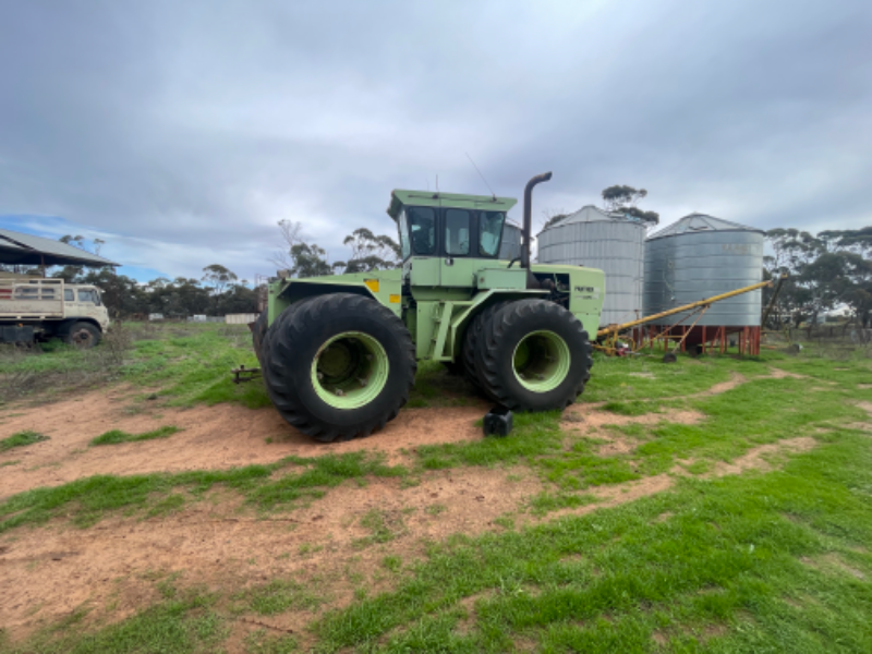 Lot 171 - Steiger Panther ST 325 Cat motor, runs well | AuctionsPlus