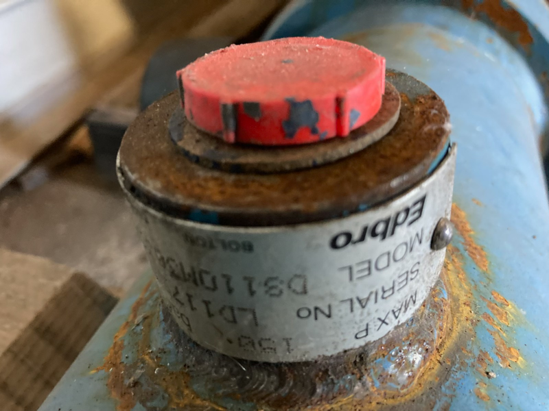 Lot 30 - TRUCK HOIST EDBRO | AuctionsPlus