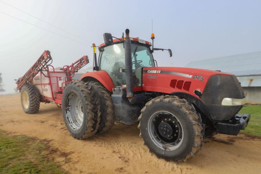 Lot 1 - Case Magnum 275 | AuctionsPlus