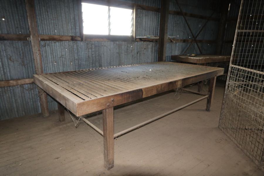 Lot 38 - Wool Table | AuctionsPlus