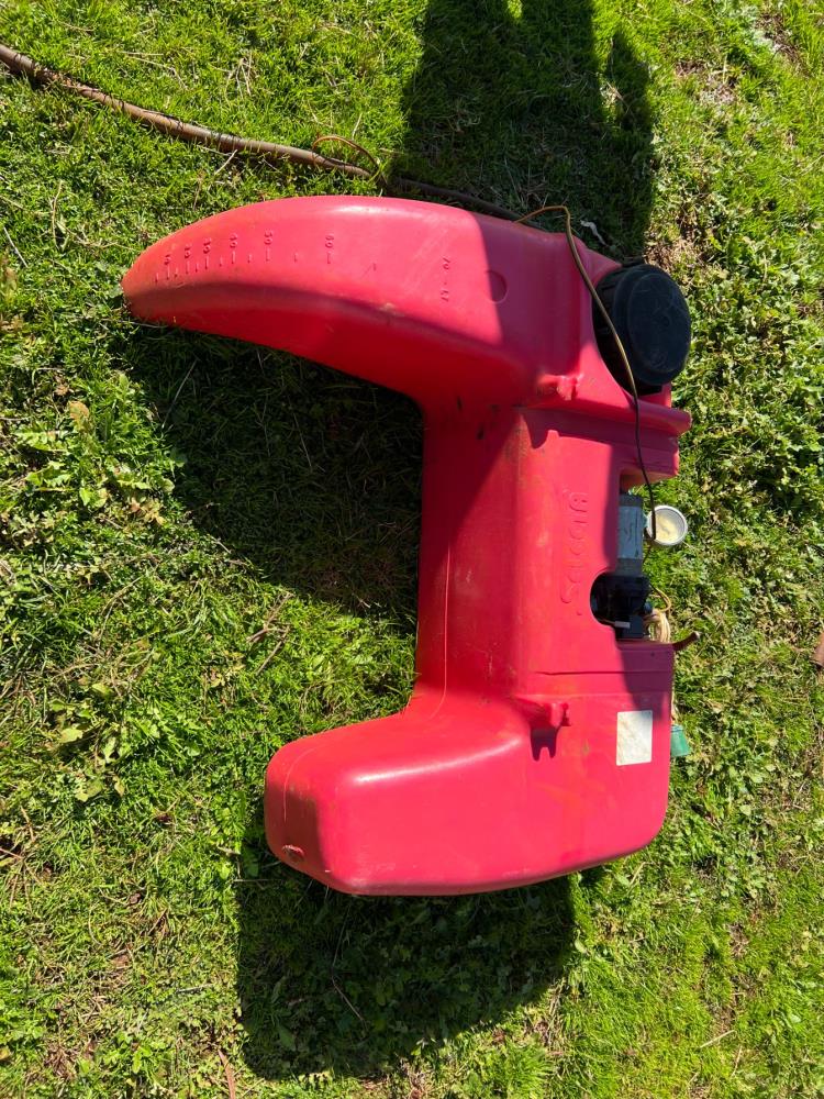 Lot 99 - Selecta 4WD motorbike Spray Tank | AuctionsPlus