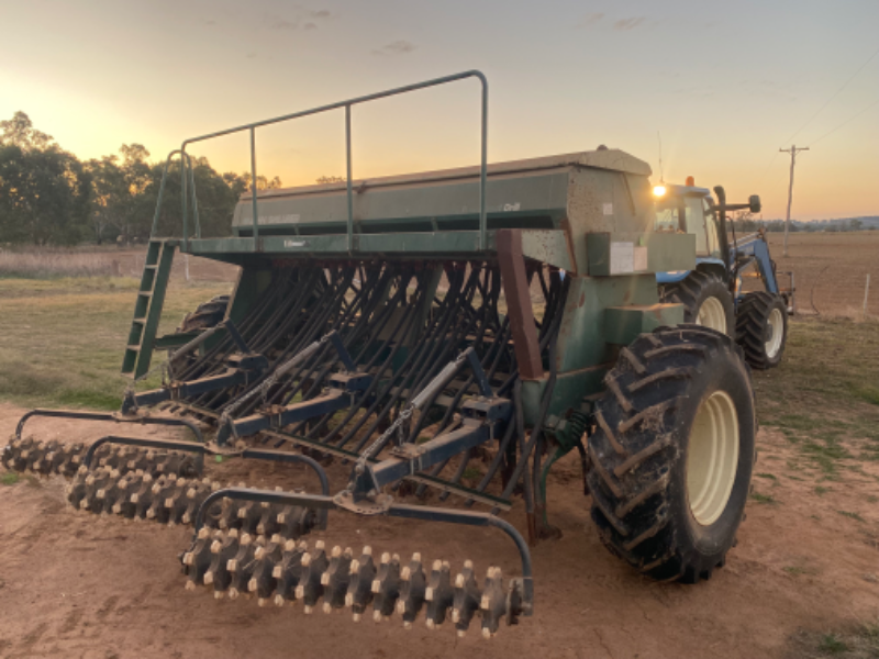 Lot 67 - JOHN SHEARER 24 RUN DIRECT DRILL COMBINE. | AuctionsPlus