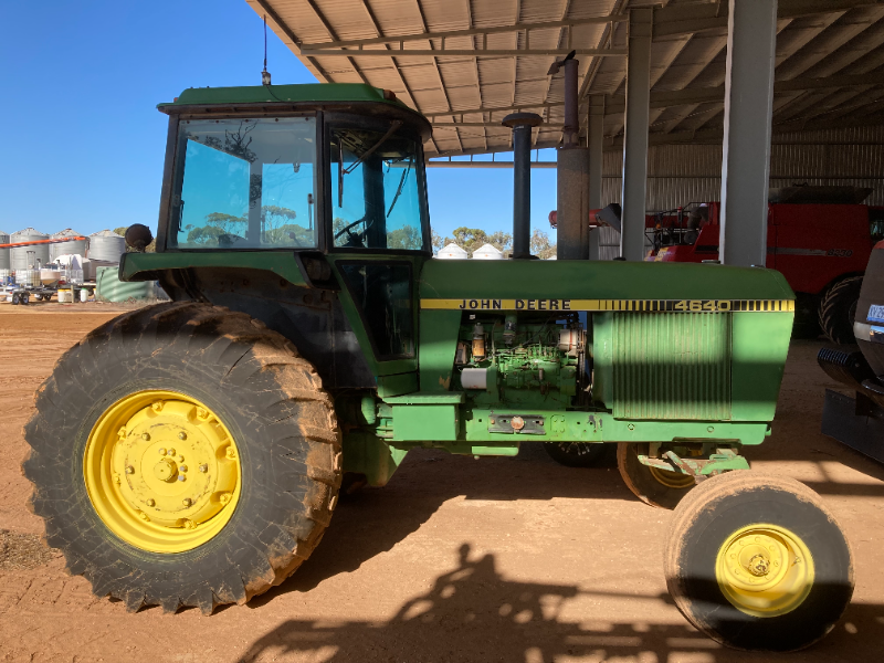 Lot 38 - John Deere 4640 Tractor, 2558 hrs, 1000 PTO (duals included ...