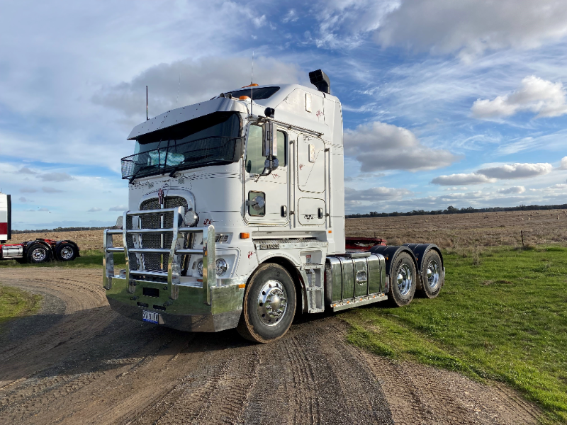 Lot 3 - 2016 Kenworth K200 Prime Mover, 620000km, Auto transmission ...