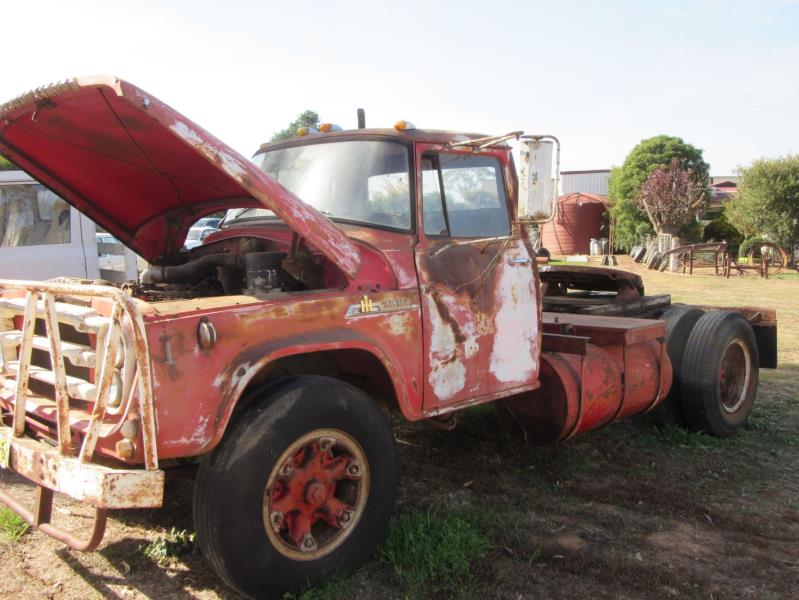 Lot 25 - International AB-180 Truck | AuctionsPlus