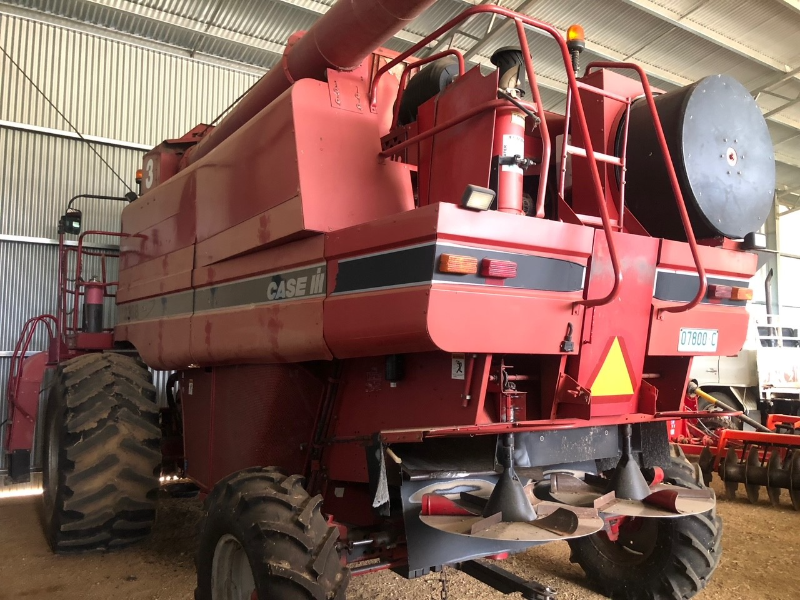 Lot 54 - Case 2388 case Header | AuctionsPlus