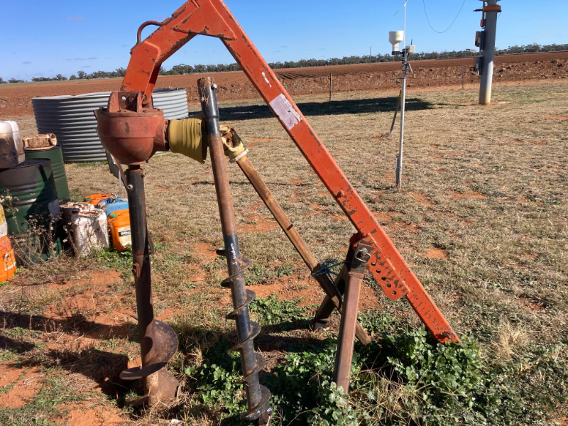 Lot 39 - Post Hole Driver | AuctionsPlus