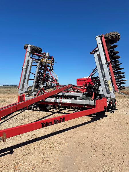 Lot 38 - Disc Planter with air Cart | AuctionsPlus