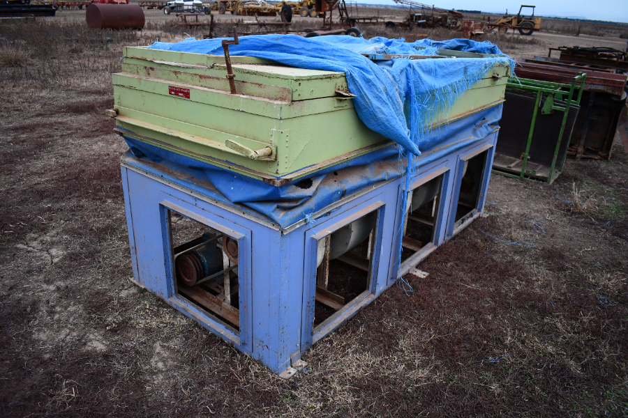 Lot 112 - Oliver Gravity Separator small seed grader | AuctionsPlus