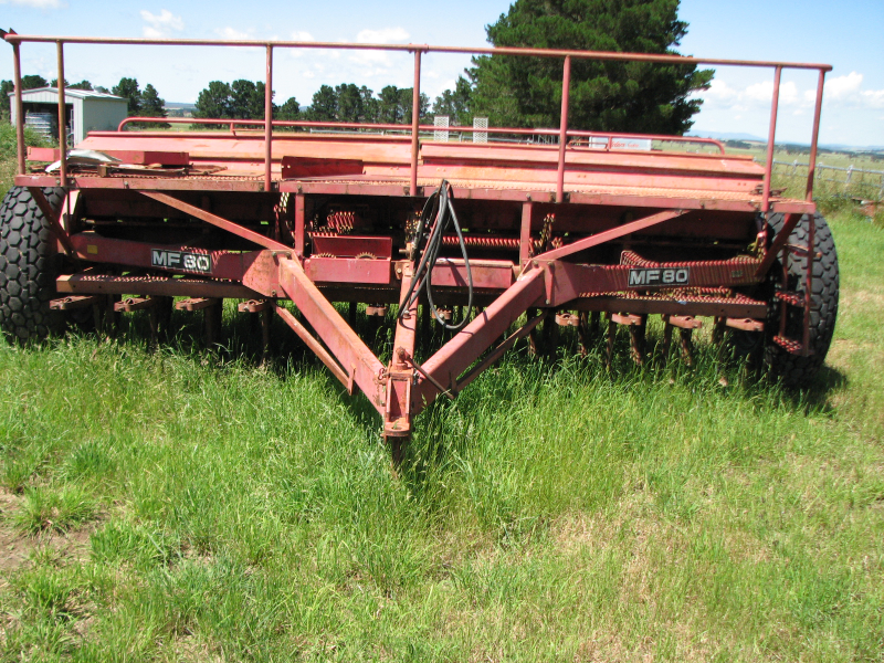 Lot 477 - MF80 Combine | AuctionsPlus