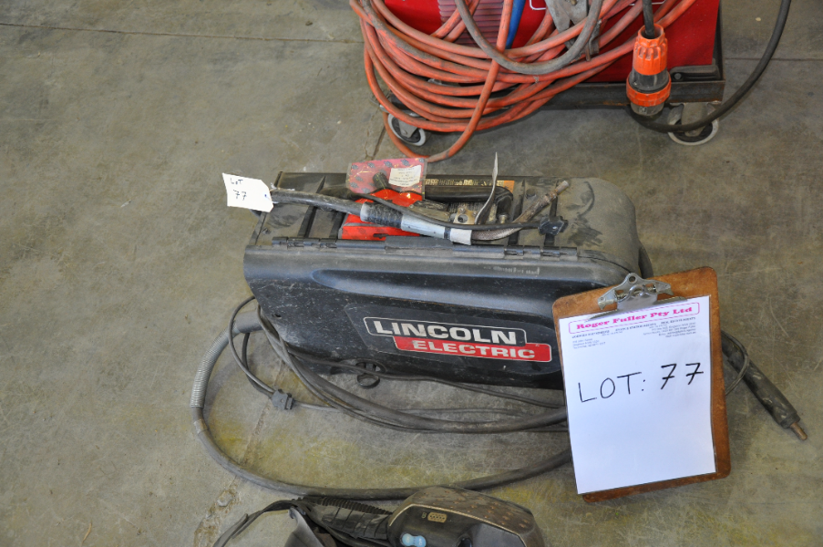 Lot 77 - Lincoln electric LN-25 Wire Feeder | AuctionsPlus