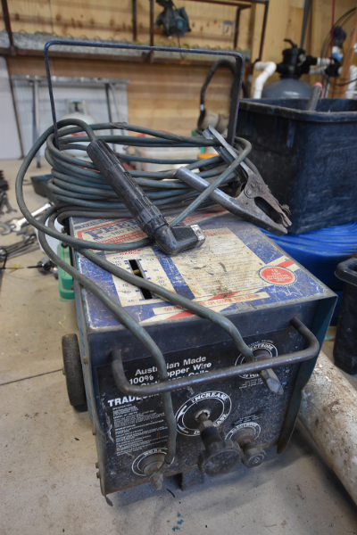 Lot 157 - Peerless 180 amp Arc Welder | AuctionsPlus
