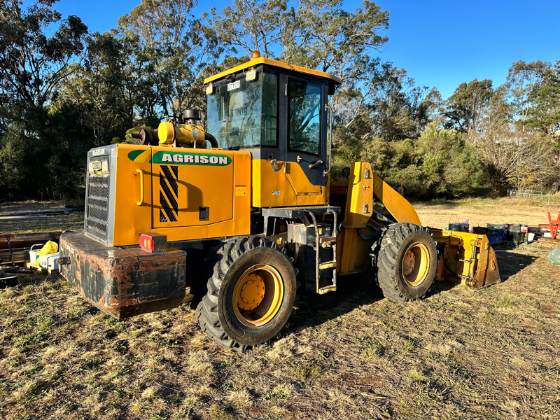 LOT 4 - KX3 - AGRISON LOADER TX930 LOADER | AuctionsPlus