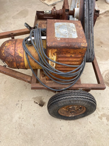 Lot 3 - Lincoln Tractor Pack PTO Welder | AuctionsPlus