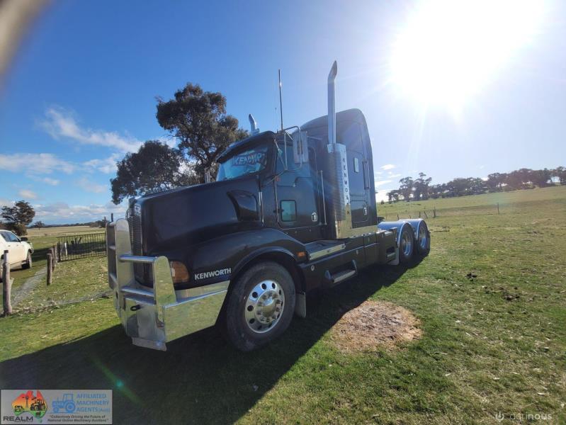 Lot 2 - 1999 Kenworth T401 Prime Mover ~ Road Train Rated | AuctionsPlus