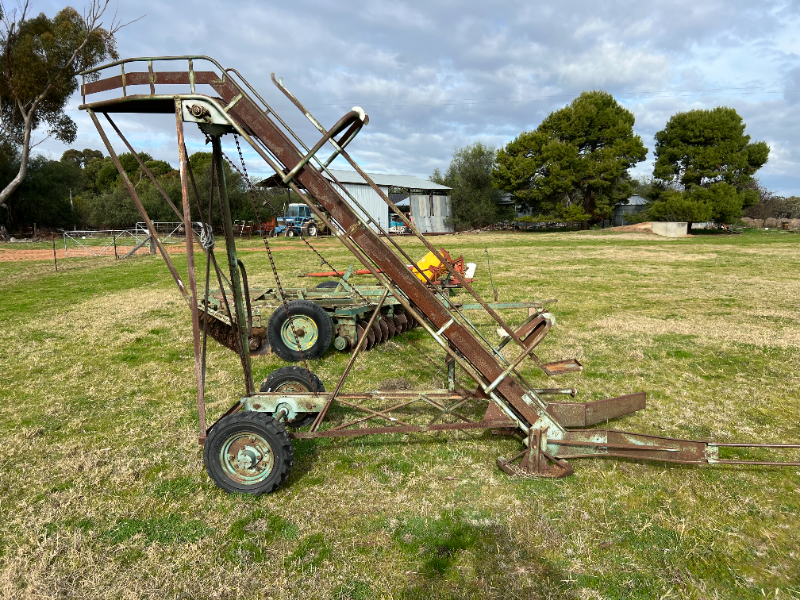 Lot 16 - Small Bale Elevator | AuctionsPlus