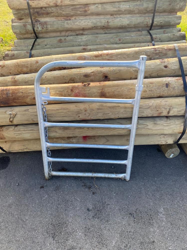 Lot 27 - Cyclone Sheep Yard Gate 0.75m Galv 6 Bar | AuctionsPlus