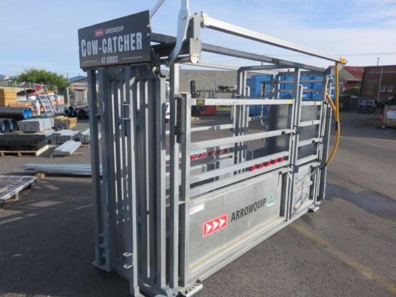 Lot 50 - Arrowquip Vet Crush Cow Catcher 4700 Series | AuctionsPlus