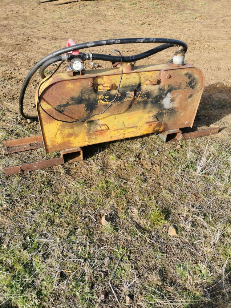 Lot 87 - 125L Fuel Tank | AuctionsPlus