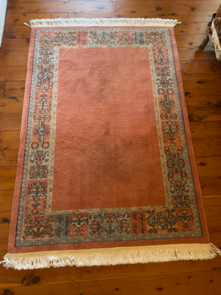lot 50 - wool rug | AuctionsPlus