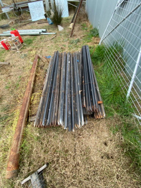 Lot 69 - 190 x new steel posts bundles of 10 | AuctionsPlus