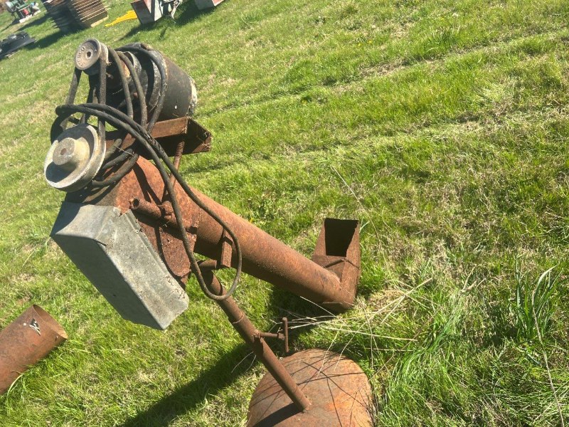 Lot 23 - SHORT AUGER | AuctionsPlus