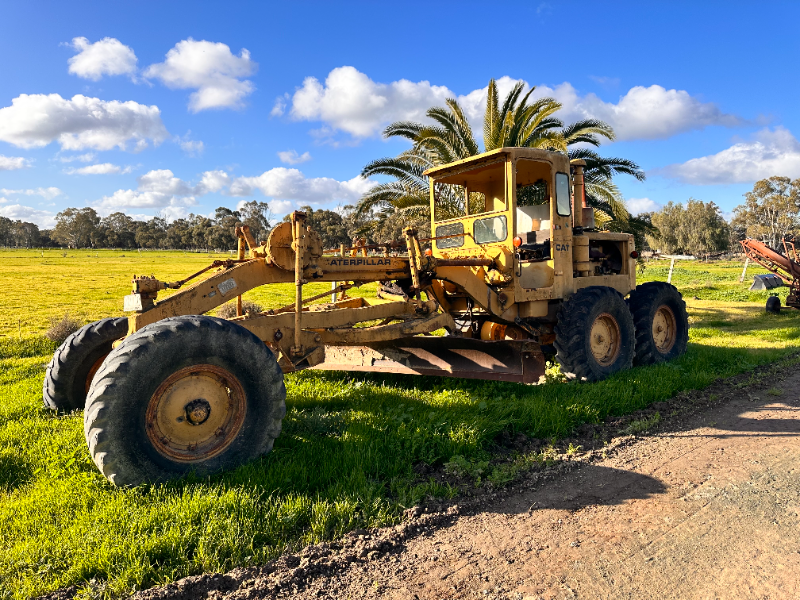 Lot 49 - Older Model CAT 12 Grader | AuctionsPlus