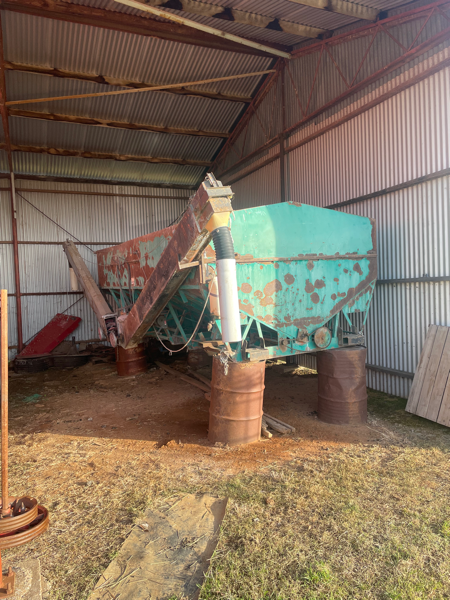 Lot 6 - 9T Jetstream Grouper | AuctionsPlus