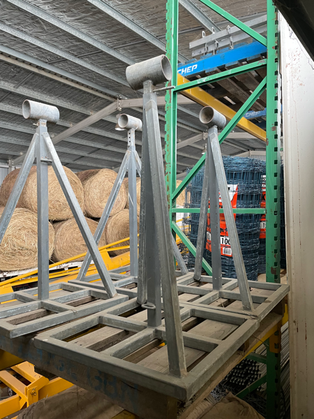 Lot 18 - Lifting Triangles | AuctionsPlus