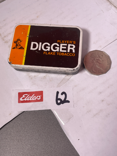 Lot 62 - Player's Digger Flake Tobacco 2oz Tin. | AuctionsPlus