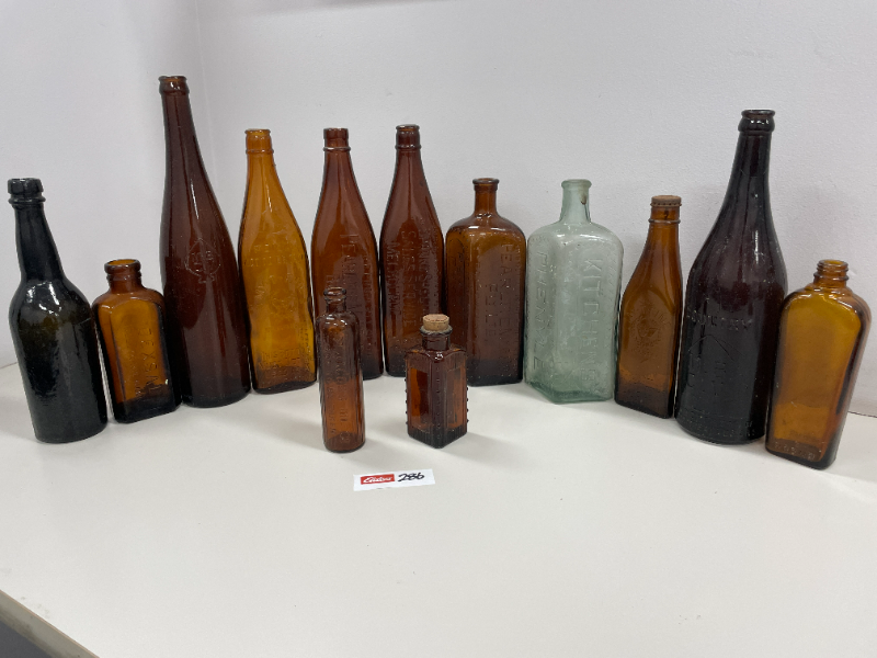 Lot 286 - 13x Vintage Miscellaneous Bottles. | AuctionsPlus