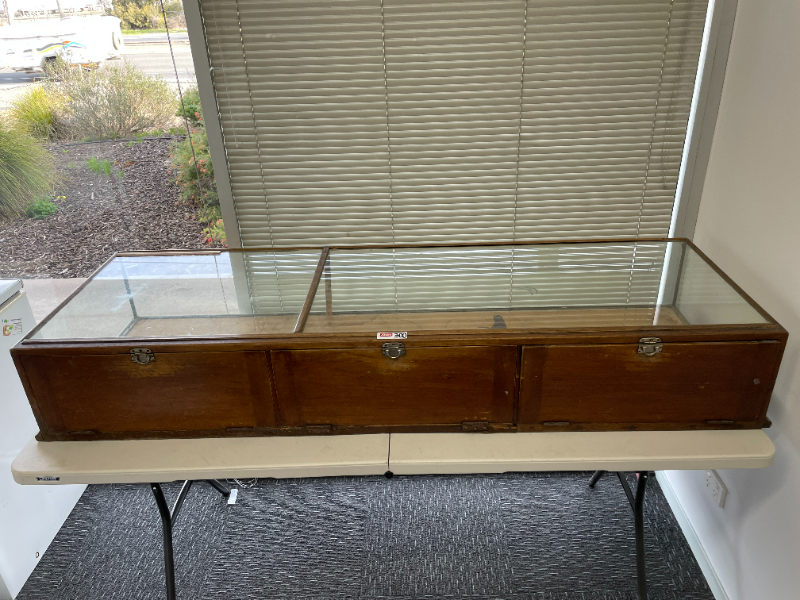 Lot 300 - Vintage Wooden Glass Shop Display With Mirrors (180cm x 60cm ...