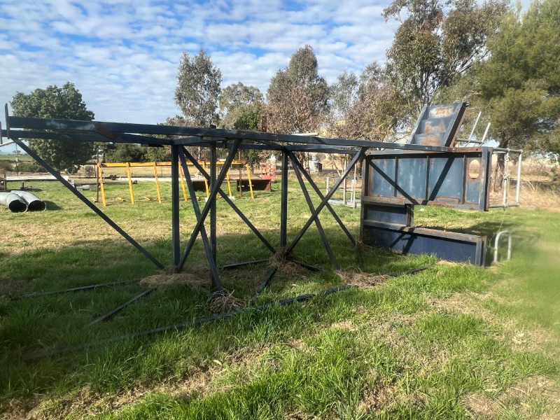 Lot 51 - BUCKET ELEVATOR PLATFORM | AuctionsPlus