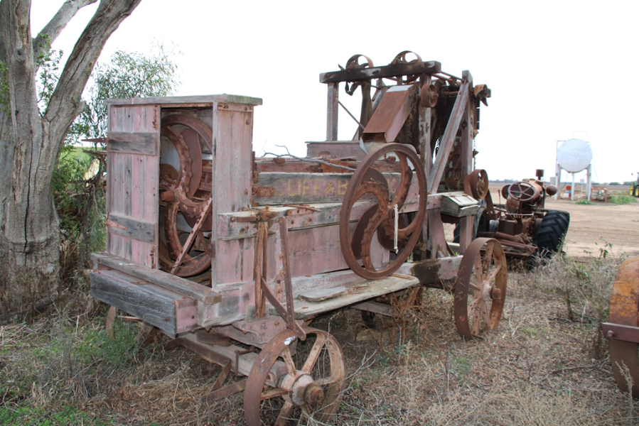 Lot 5 - Cliff & Bunting Chaff Cutter (Ex-Goonoo Goonoo Station ...